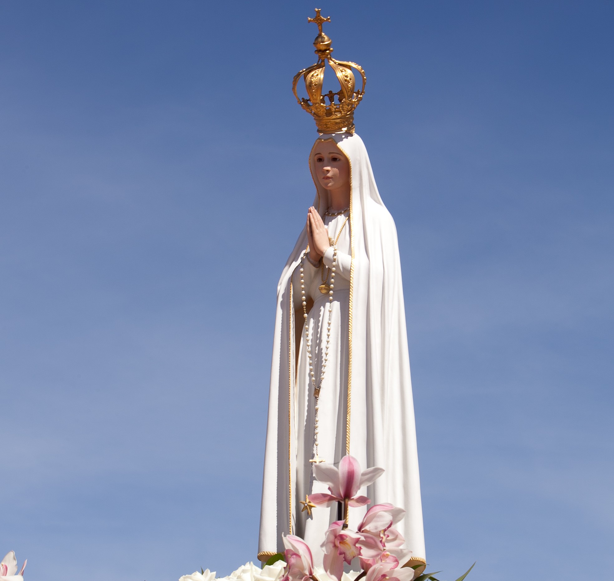 Virgem Peregrina de Fátima volta a ser embaixadora da Paz em 16 viagens ...